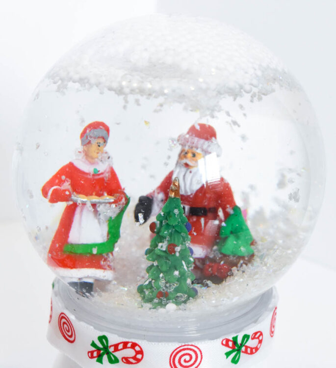 Dollar Tree Christmas Snow Globes - Live Like You Are Rich