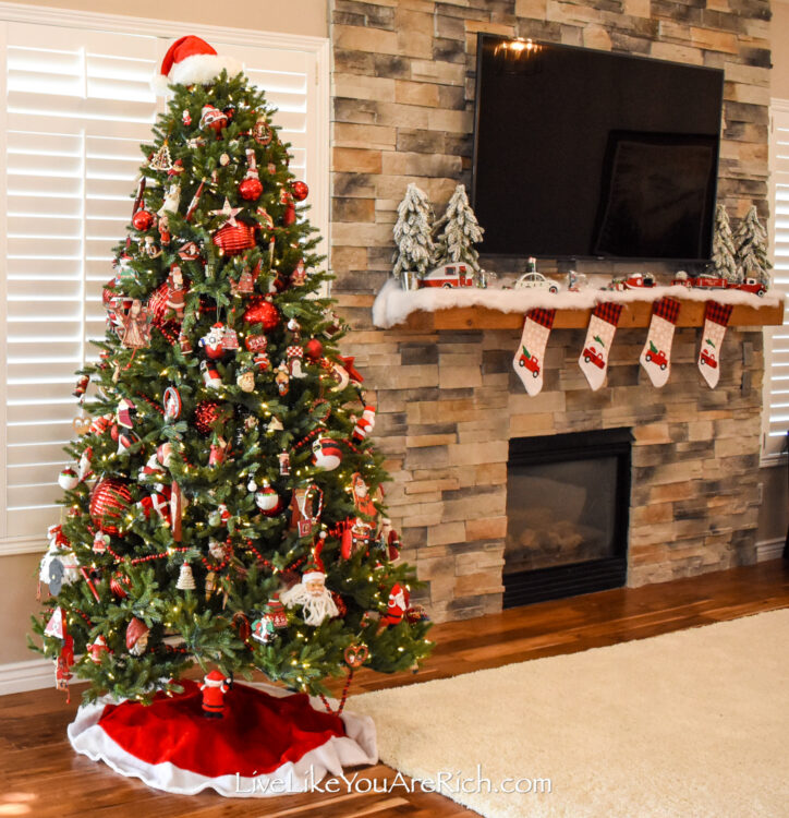 Santa Themed Christmas Tree - Live Like You Are Rich
