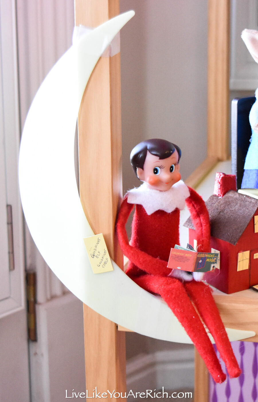 Elf on the Shelf: Goodnight Moon - Live Like You Are Rich