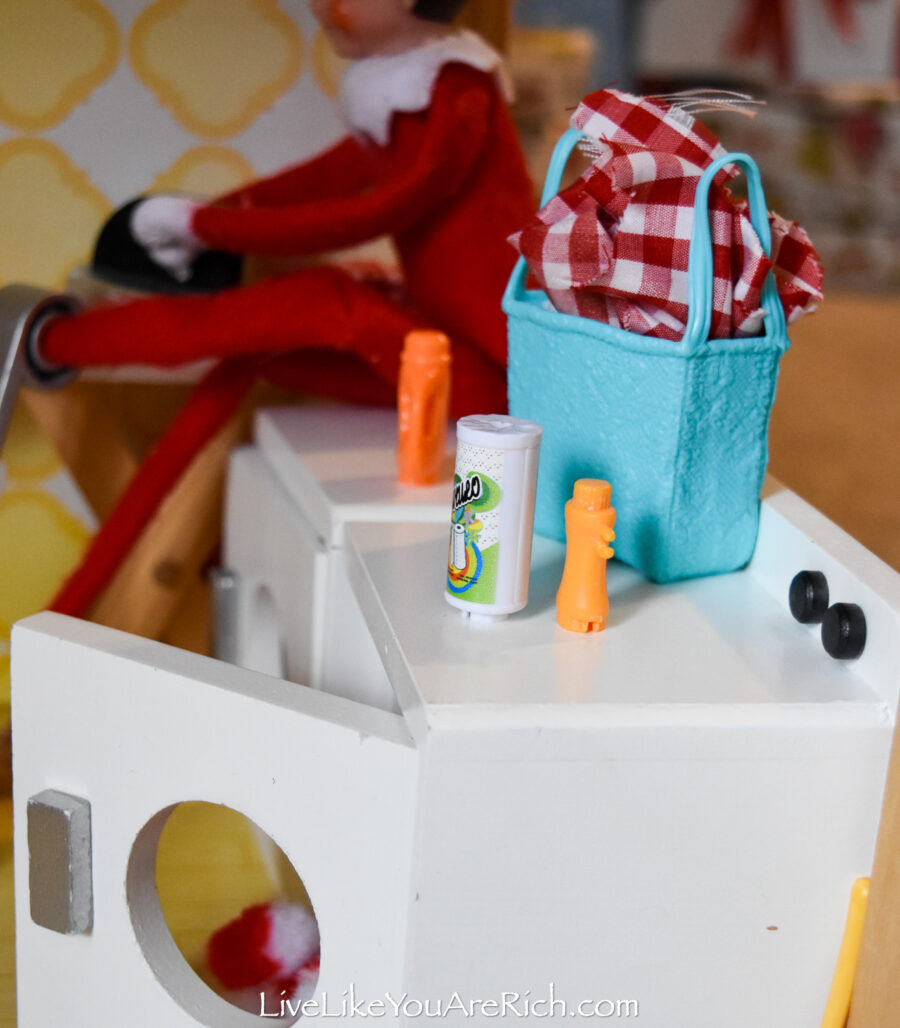 Elf on the Shelf: He Sees You When You're Cleaning - Live Like You Are Rich