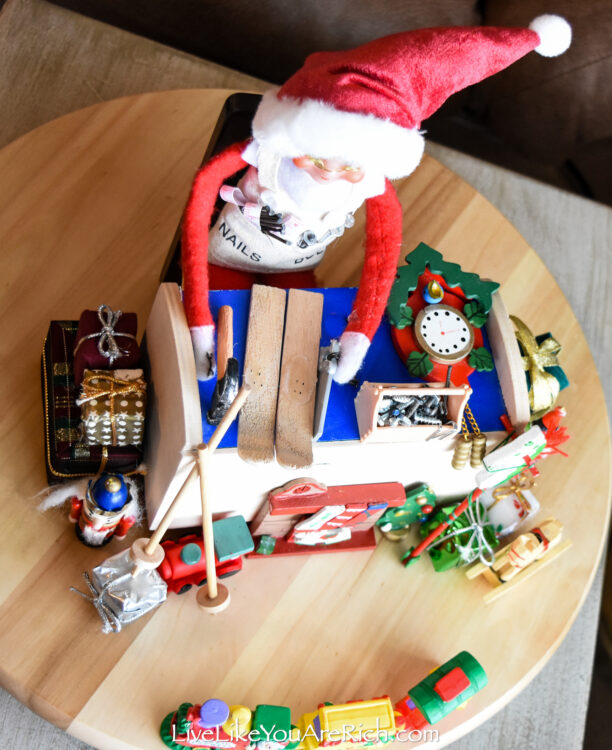 Elf on the Shelf: Pepper's Toy Shop - Live Like You Are Rich
