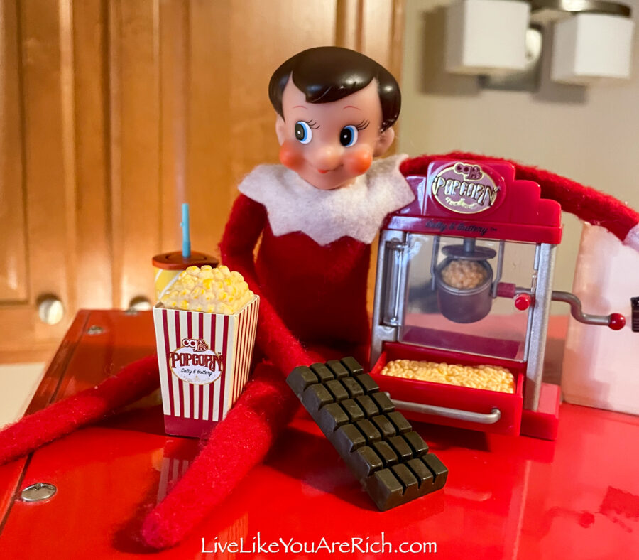 Elf on the Shelf: Popcorn Popping - Live Like You Are Rich