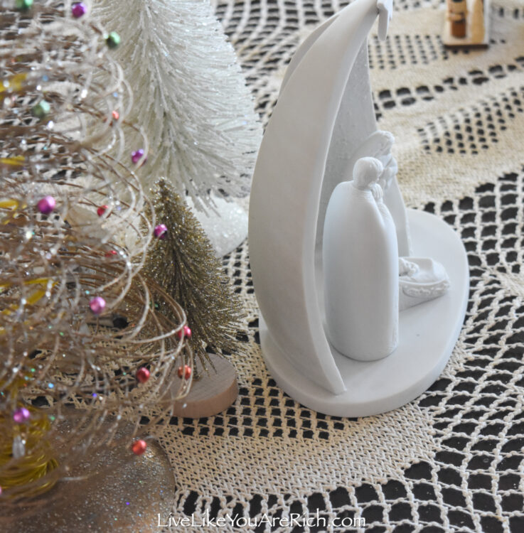 White and Gold Nativity Christmas Tablescape - Live Like You Are Rich