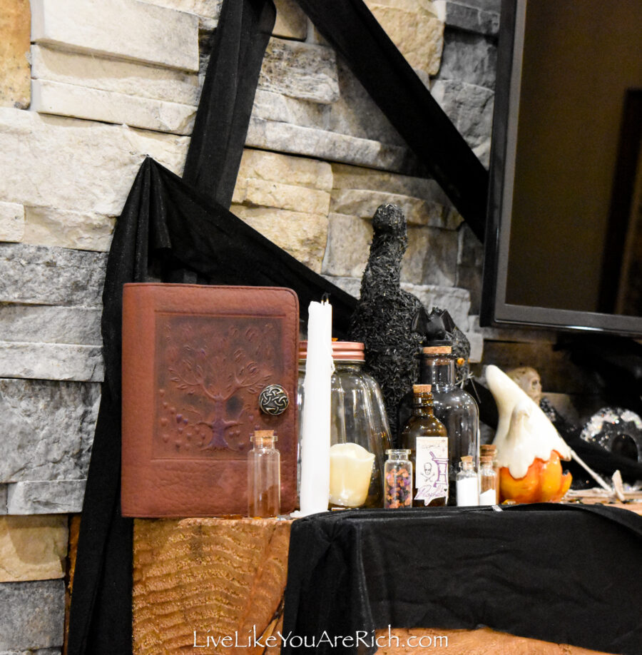 Halloween Spider-Themed Mantel - Live Like You Are Rich