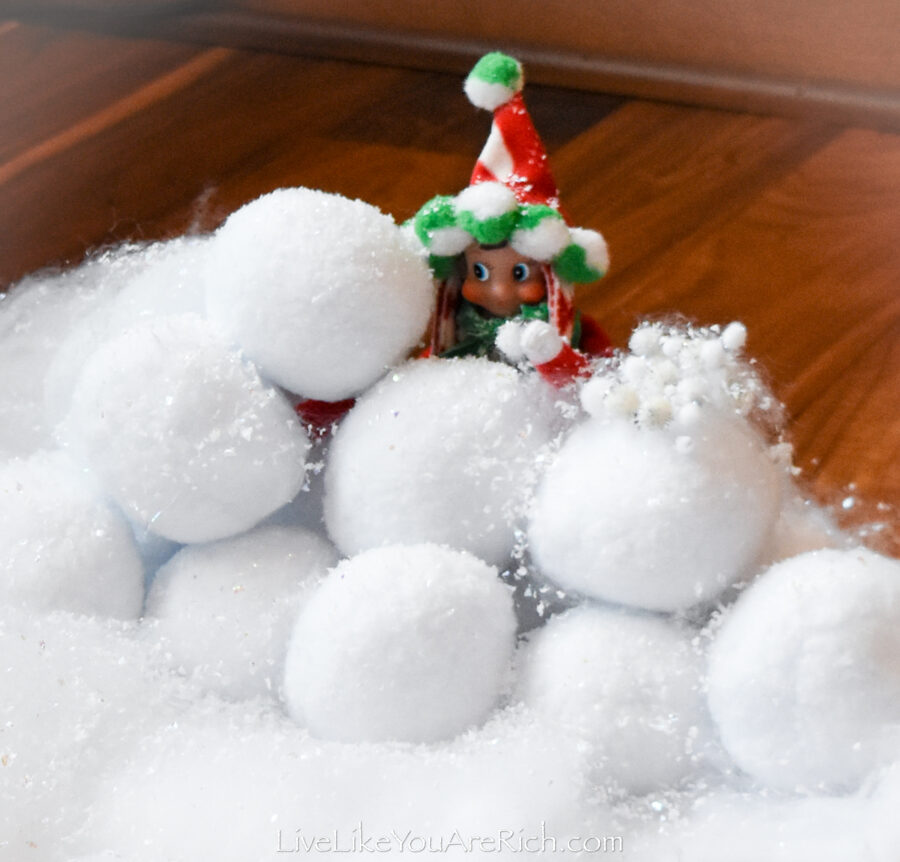 Elf on the Shelf: Snowball Fight - Live Like You Are Rich