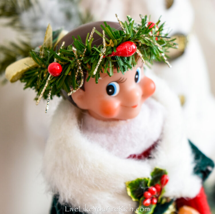 Elf on the Shelf_ A Christmas Carol-13 - Live Like You Are Rich