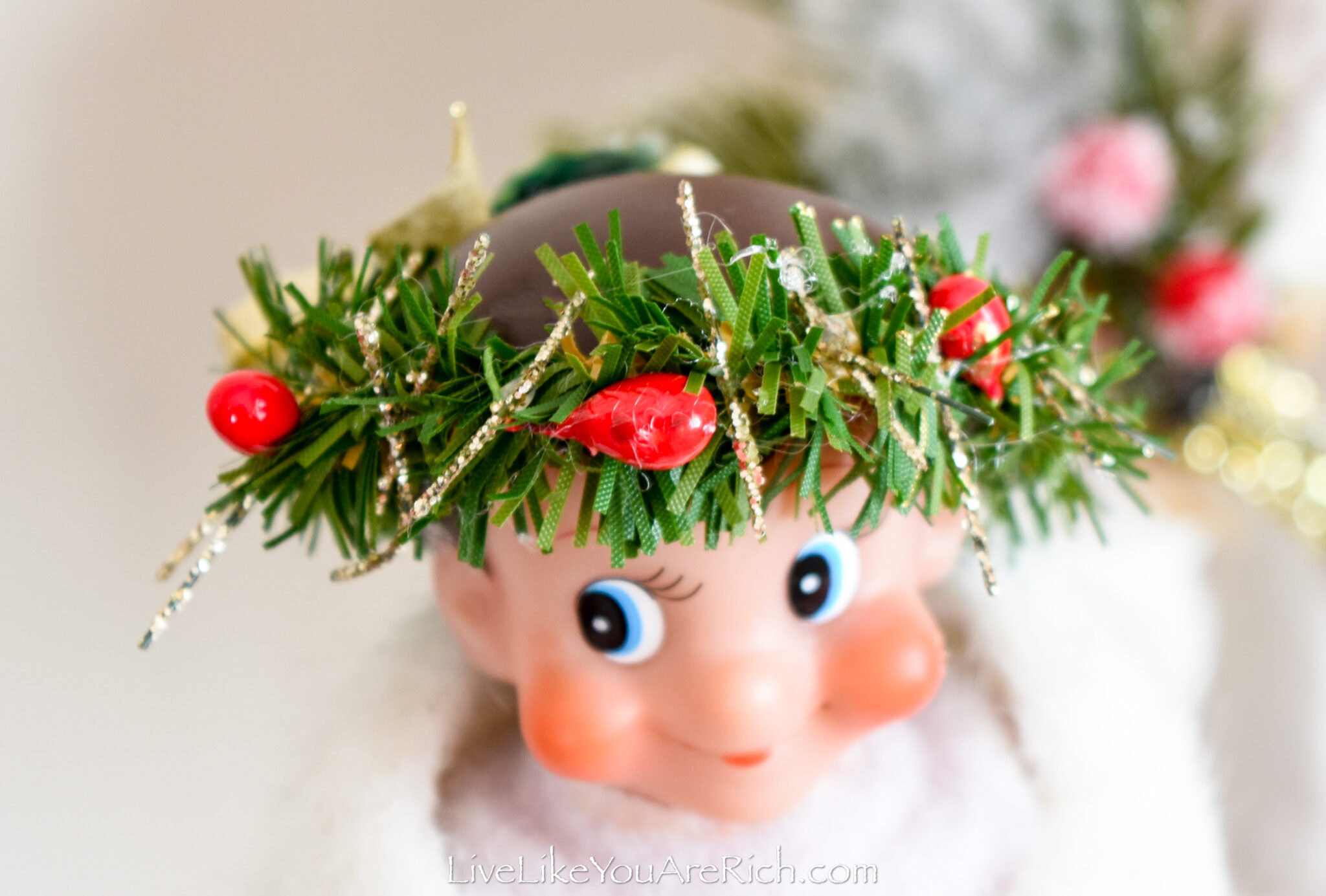 Elf on the Shelf: A Christmas Carol - Live Like You Are Rich