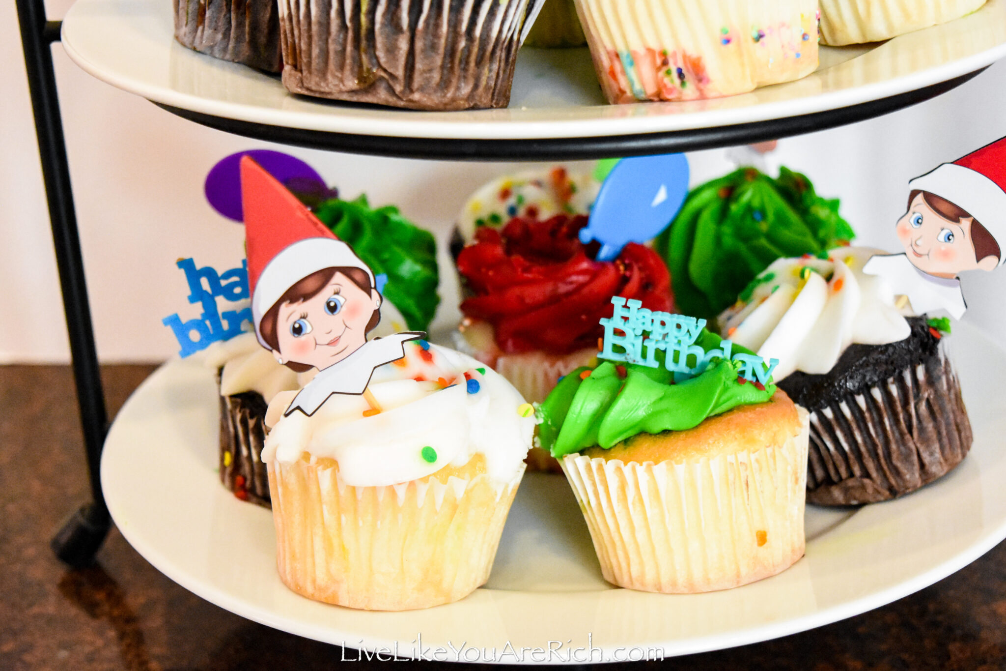 Elf on the Shelf: Happy Birthday - Live Like You Are Rich