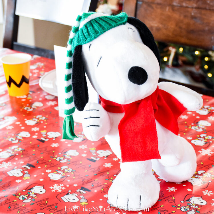 Christmas Tablescape: Snoopy from Peanuts - Live Like You Are Rich
