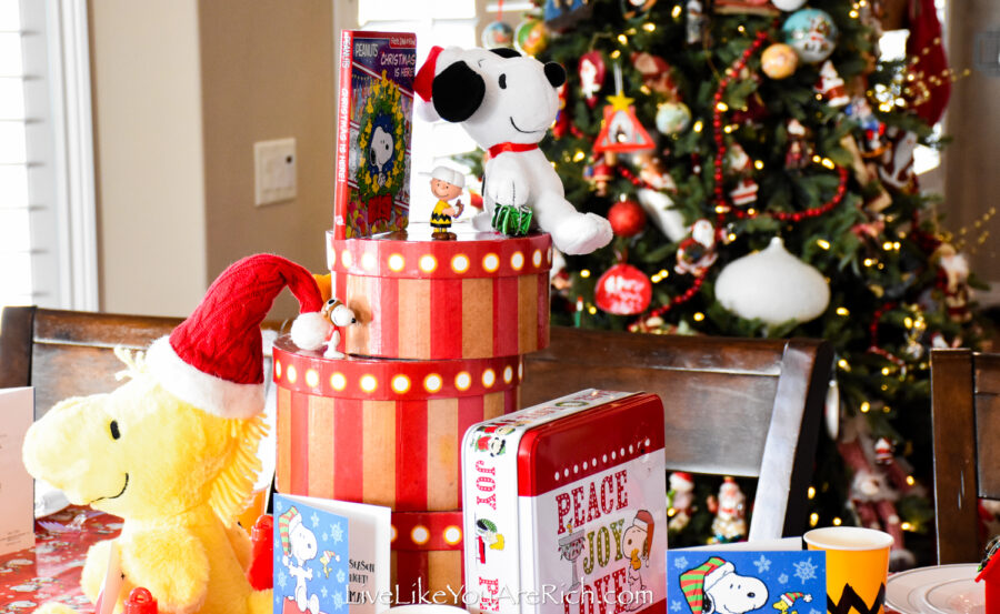 Christmas Tablescape: Snoopy from Peanuts - Live Like You Are Rich