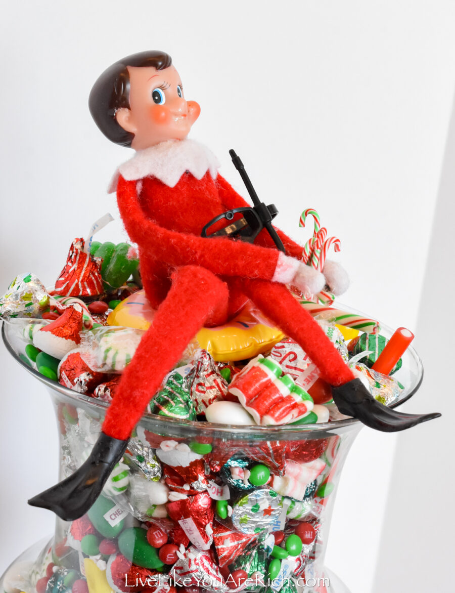 Elf on the Shelf: Christmas Candy Dive - Live Like You Are Rich