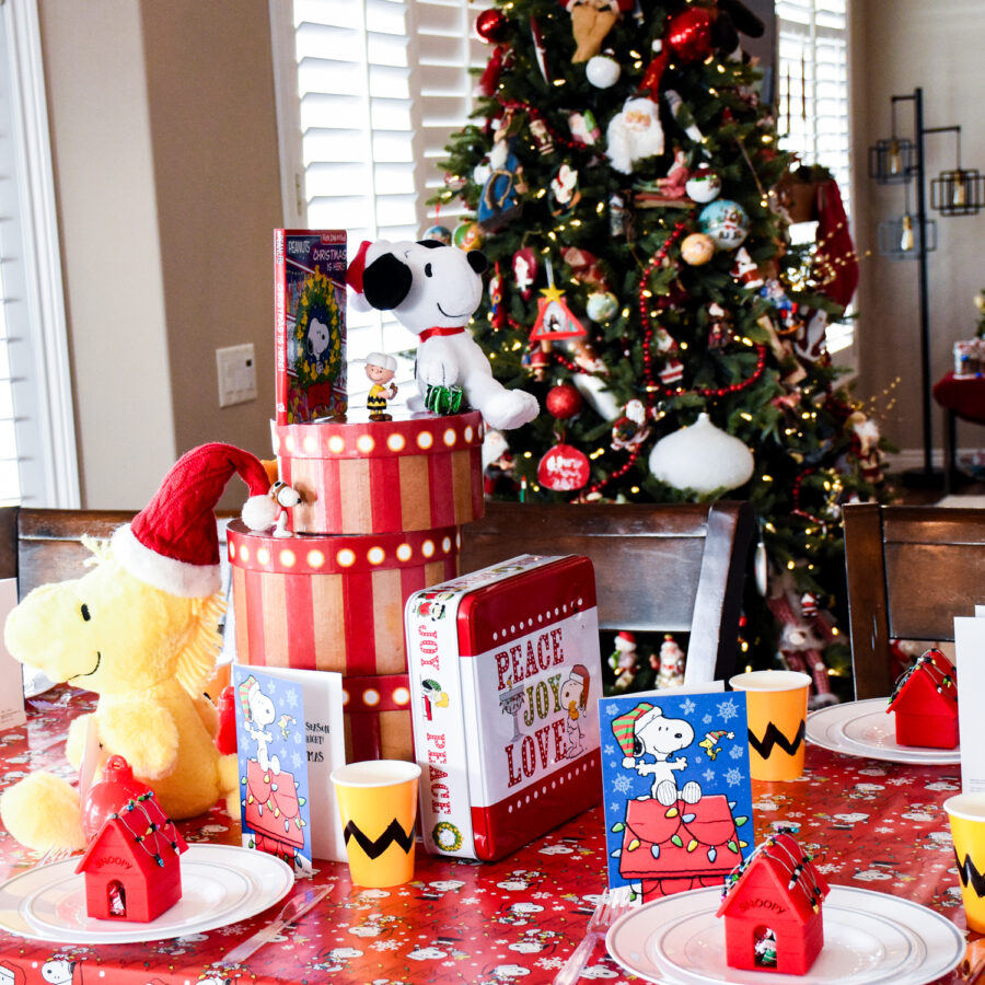 Christmas Tablescape: Snoopy from Peanuts - Live Like You Are Rich