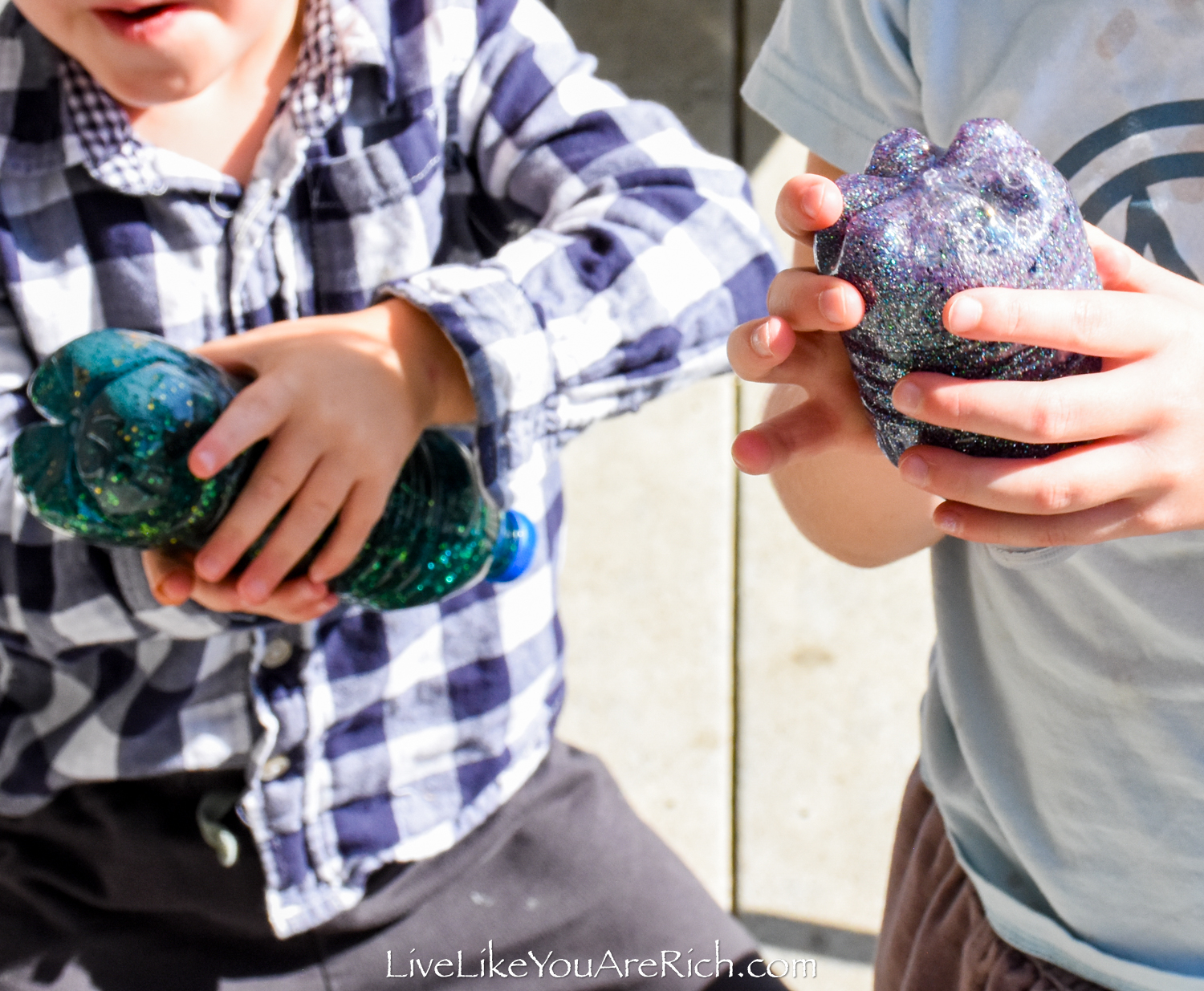 How to Make Sensory Bottles for Kids - Live Like You Are Rich