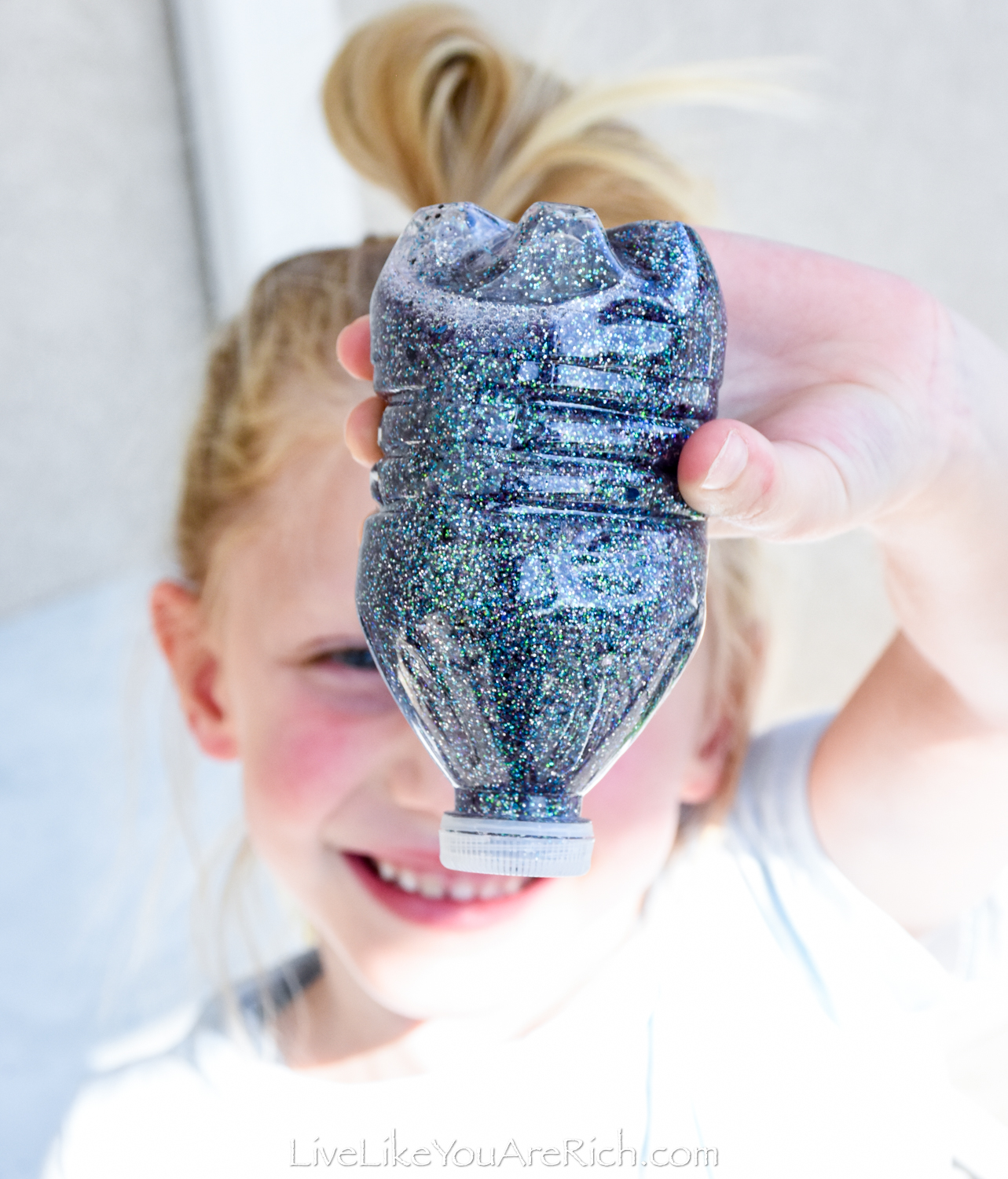 How to Make Sensory Bottles for Kids - Live Like You Are Rich