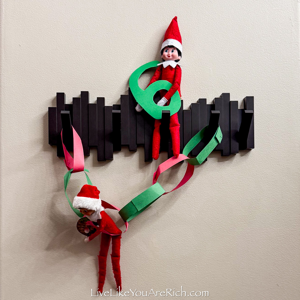 Elf on the Shelf: Paper Chain - Live Like You Are Rich