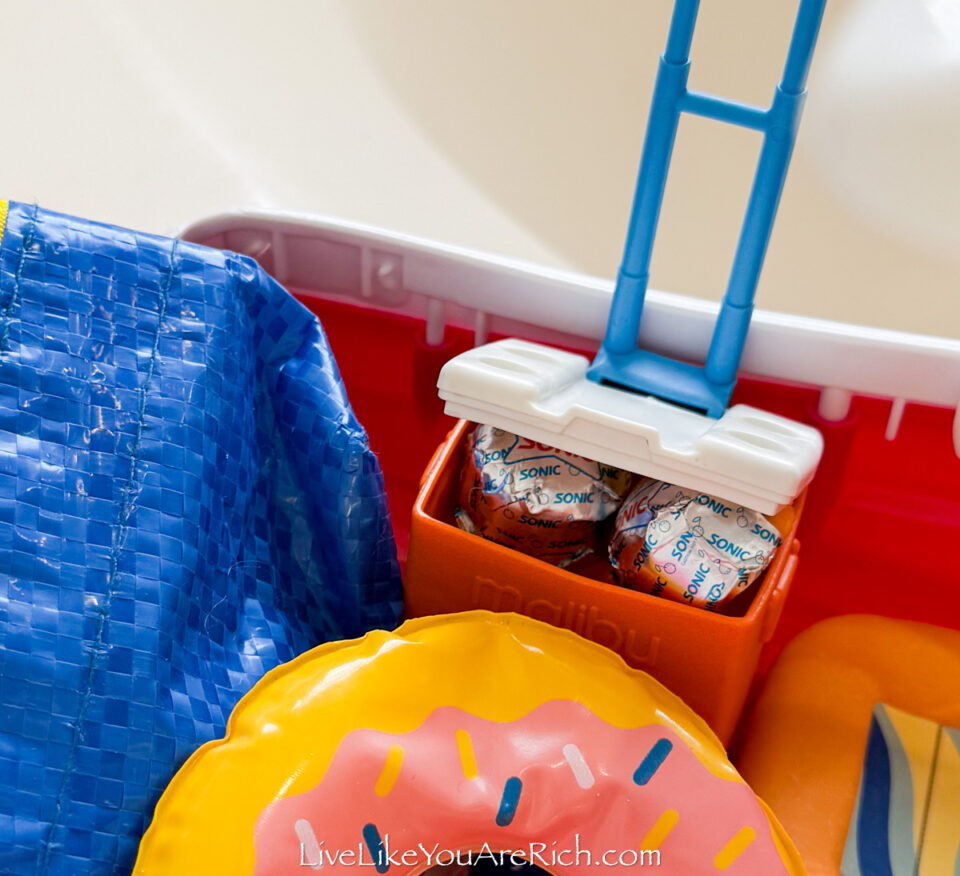 Elf on the Shelf: Tubing Behind a Boat - Live Like You Are Rich
