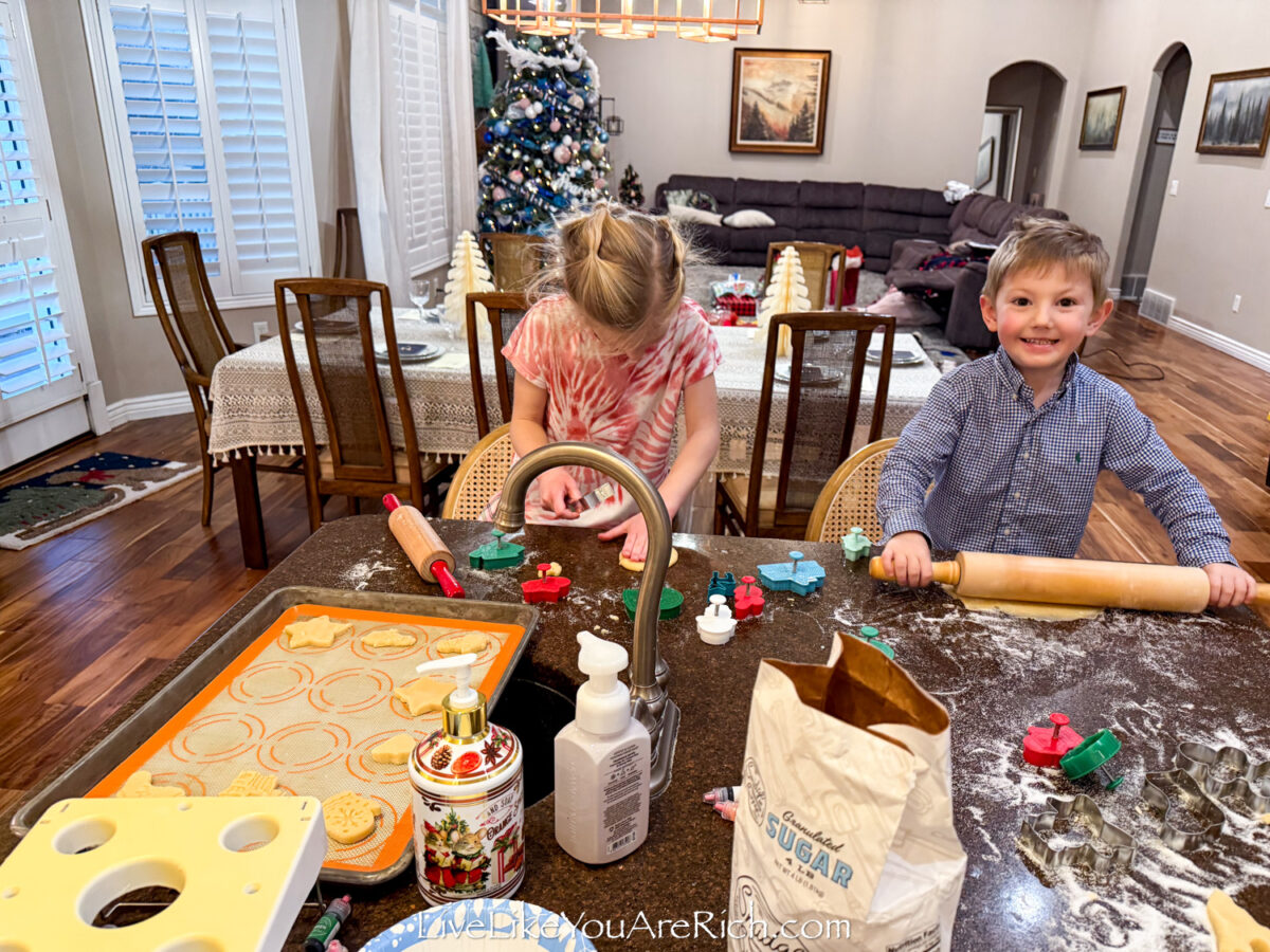 Christmas Cookie Designs Using Buttercream Icing - Live Like You Are Rich
